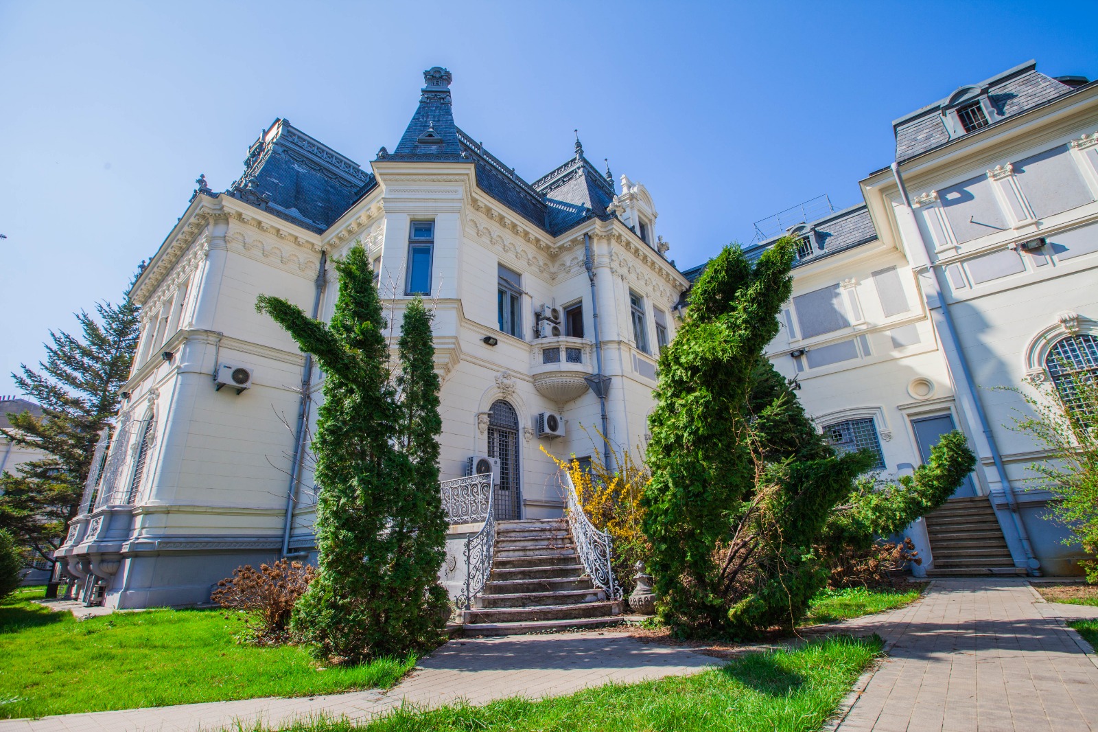 PALATUL MAURICE BLANK - Forbes.ro