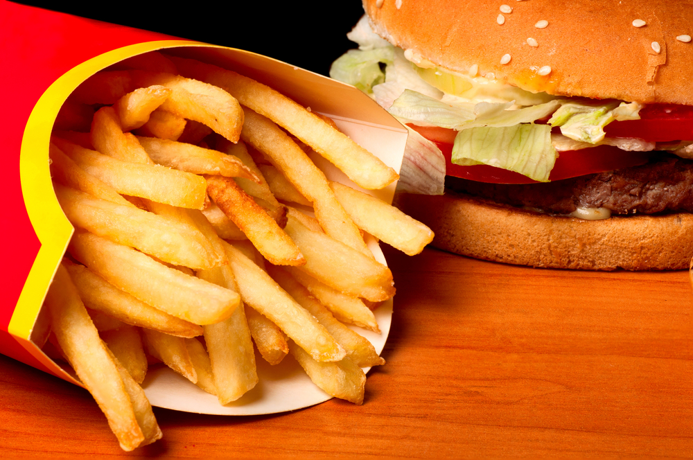 Analiză: Industria alimentelor fast food trece printr-o „furtună ...