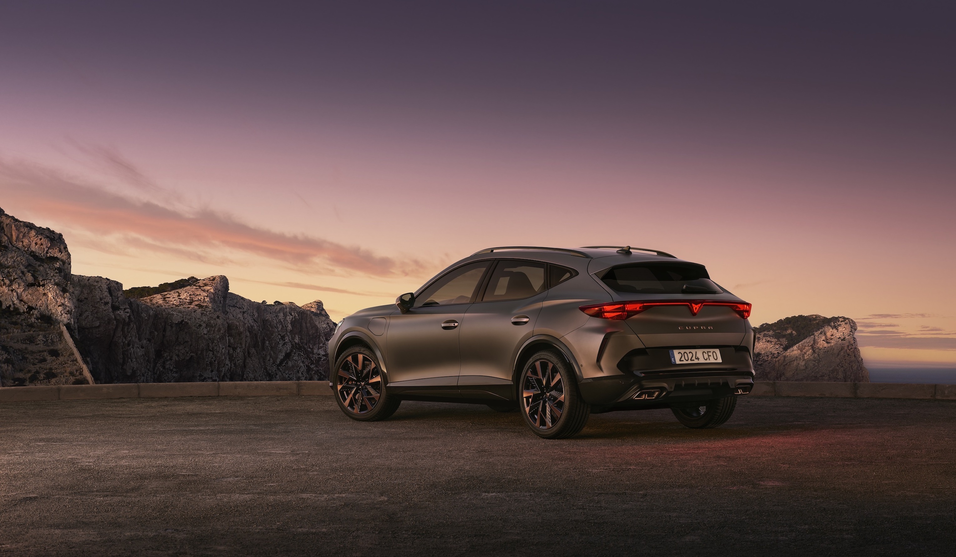 CUPRA dezvăluie două noutăți: CUPRA Formentor și CUPRA Leon - Forbes.ro