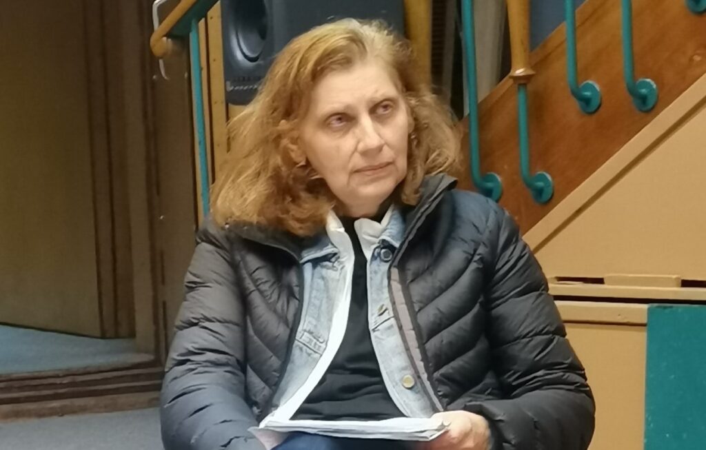 Premiera „Prietenie în limita stocului disponibil”, de Petre Barbu, la ...
